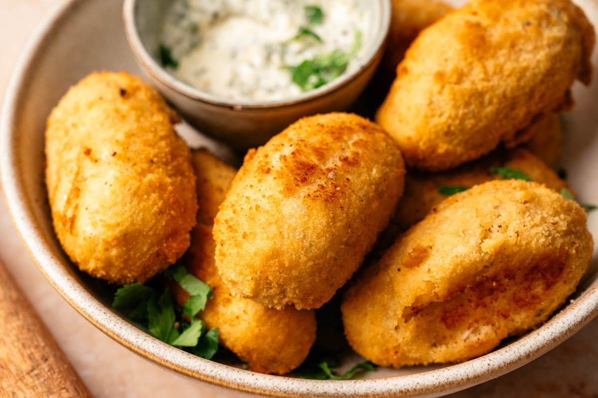 Crispy Chicken Croquettes Recipe - My Reliable Recipes